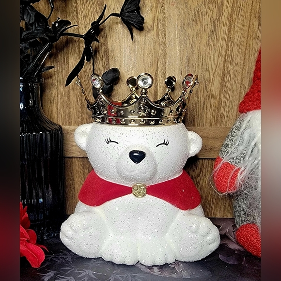 Bath & Body Works | Accents | Bbw Crowned Polar Bear Single Wick Candle ...